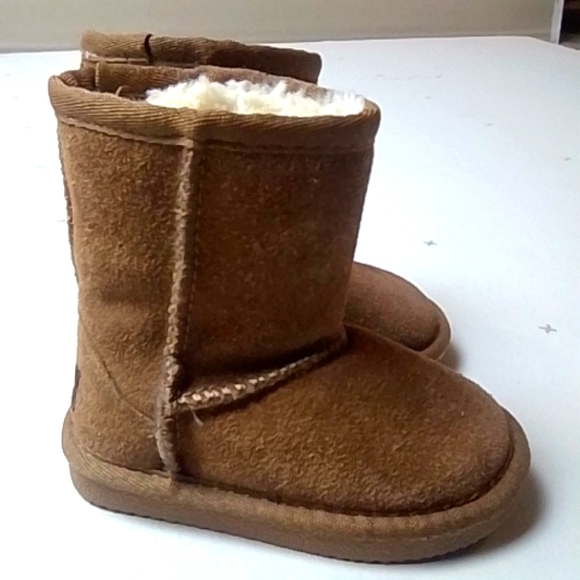 Lamo | Shoes | Lamo Sheepskin Boots 7 | Poshmark